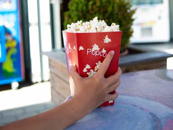 What is a movie review embargo? | It's A Stampede!