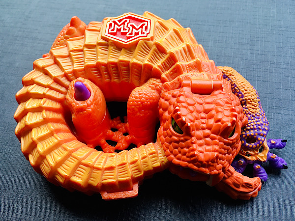 Mighty Max: Lashes the Lizard | It's A Stampede!