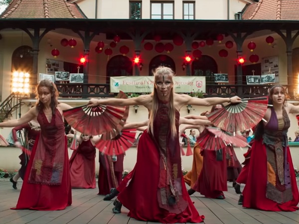 Review: In For A Murder (2021) | It's A Stampede!