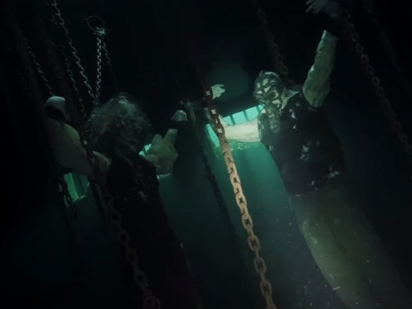 Review: The Deep House (2021) | It's A Stampede!