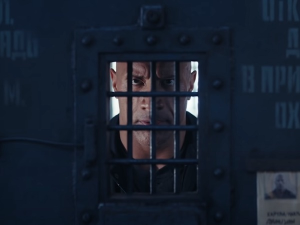 Review: Red Notice (2021) | It's A Stampede!