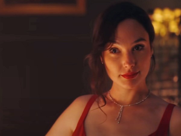 Review: Red Notice (2021) | It's A Stampede!