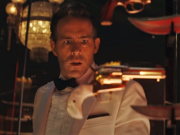 Review: Red Notice (2021) | It's A Stampede!