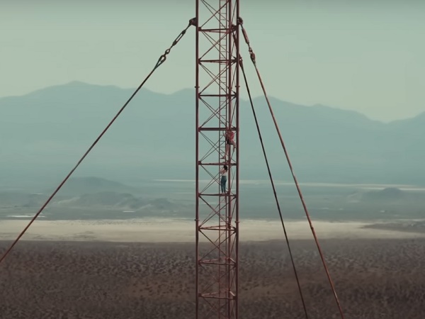 Review: Fall (2022) | It's A Stampede!