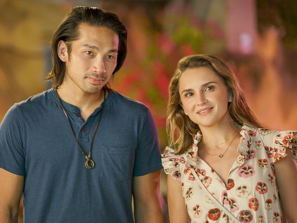 Review: A Tourist’s Guide to Love (2023) | It's A Stampede!