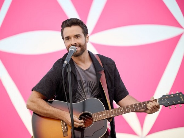 What is Hallmark’s Making Waves? | It's A Stampede!