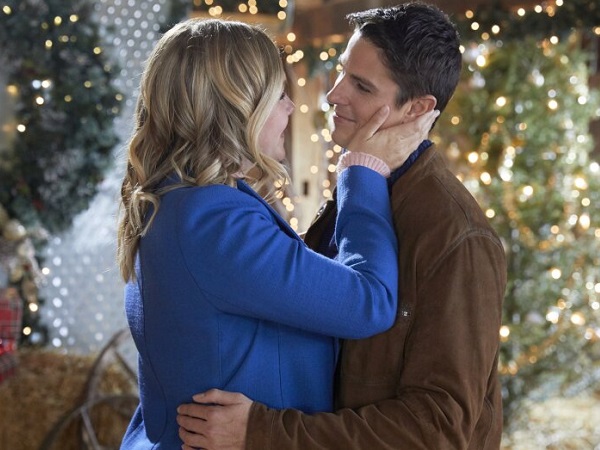 Hallmark delivers the gift of Christmas in July 2026 | It's A Stampede!